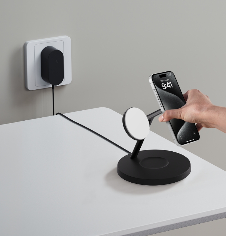 Supporto di ricarica wireless 3 in 1 BoostCharge Pro, compatibile con ...