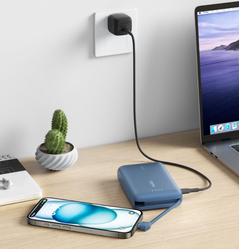Portable Power Bank with Integrated Cable 10K and 20K | Belkin IN